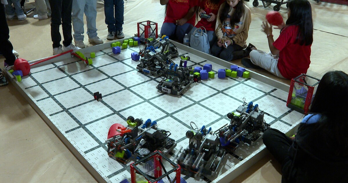 Santa Maria students compete in city-wide VEX IQ robotics championship ...