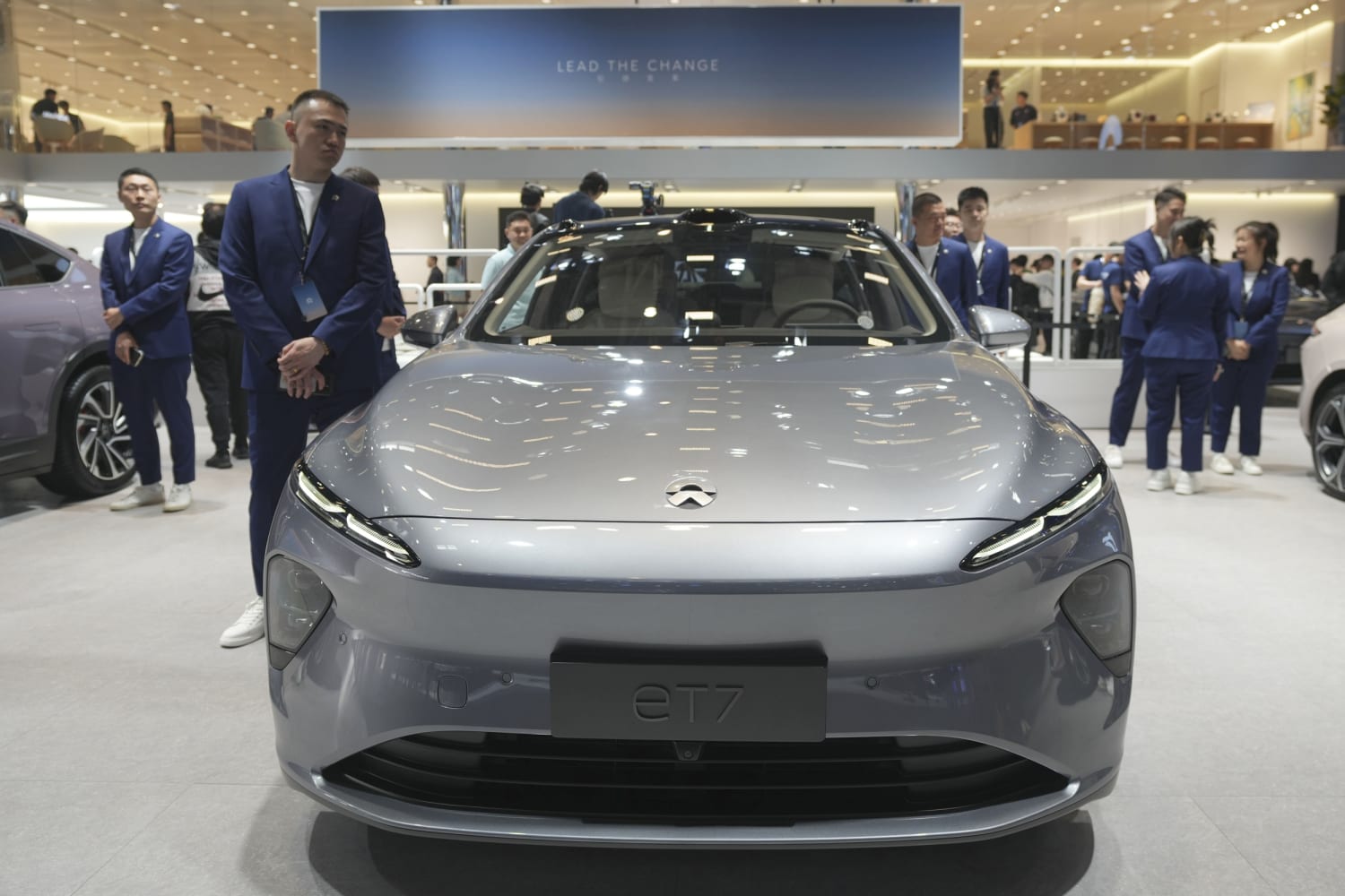 Tesla's Chinese rival Nio launches a new brand and car that undercuts ...