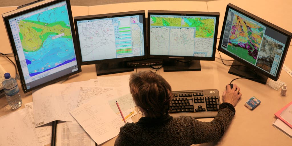 Artificial Intelligence weather forecasts in seconds with one computer ... Artificial Intelligence weather forecasts in seconds with one computer ...